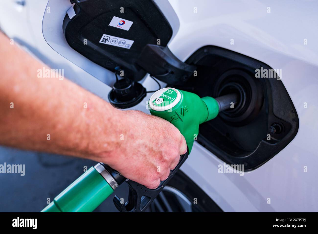 Benzinetank hi-res stock photography and images - Alamy