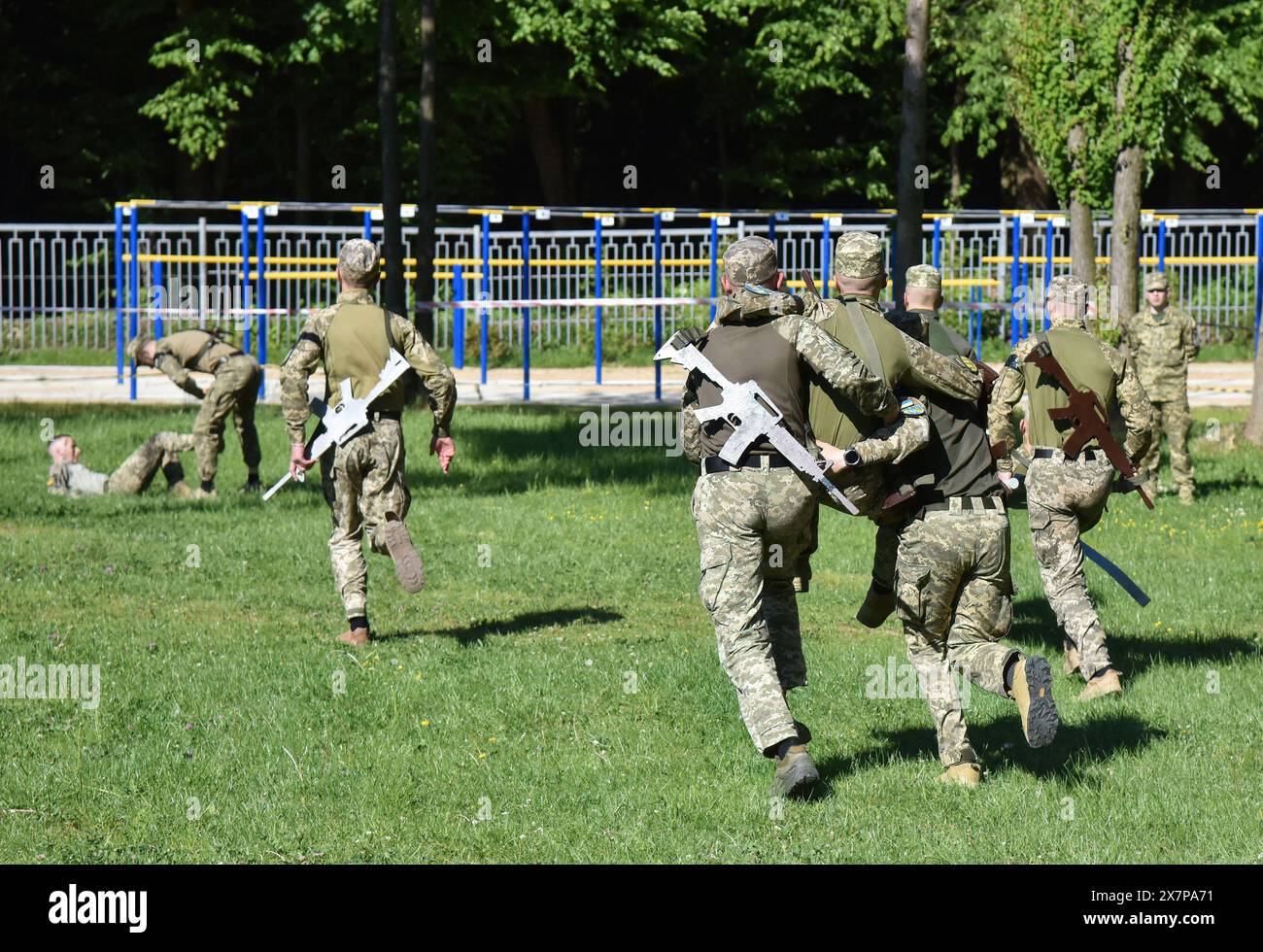 Cadets demonstrate their skills in tactical medicine at the first ...