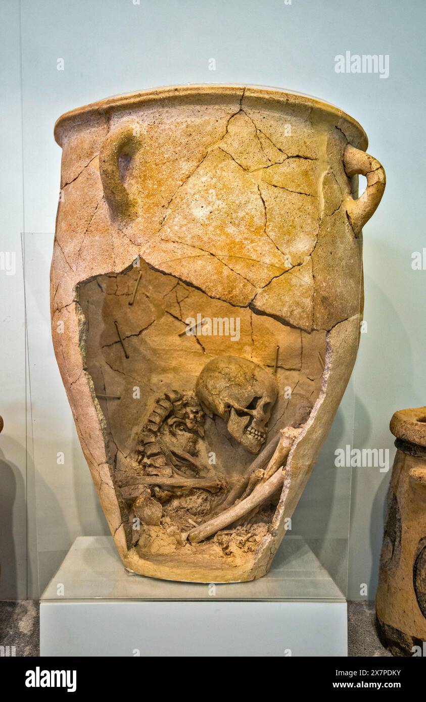 Knossos artifacts crete hi-res stock photography and images - Alamy