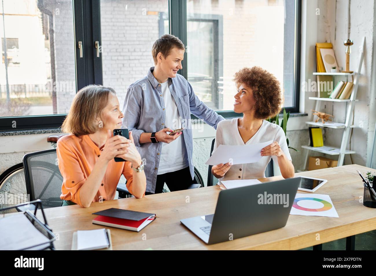 Hardworking entrepreneurs hi-res stock photography and images - Alamy