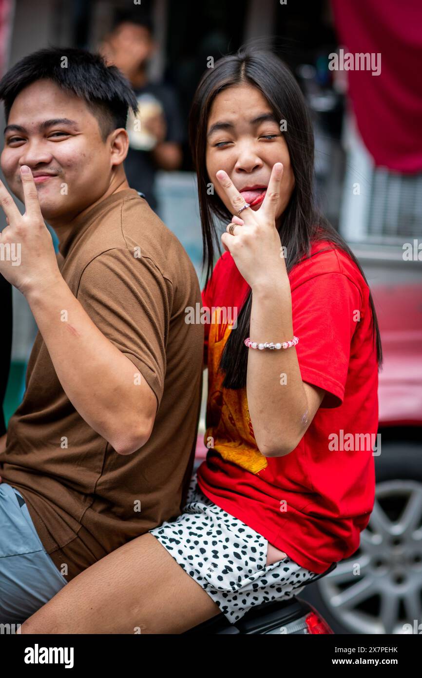 Hand signals hi-res stock photography and images - Alamy