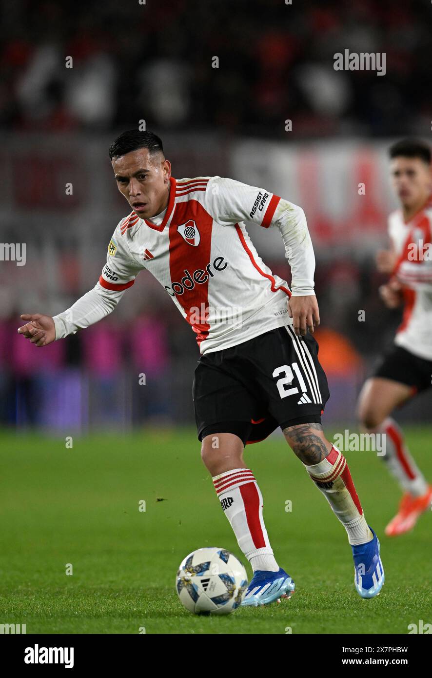 BUENOS AIRES, ARGENTINA - MAY 18: Esequiel Barco of River Plate during ...
