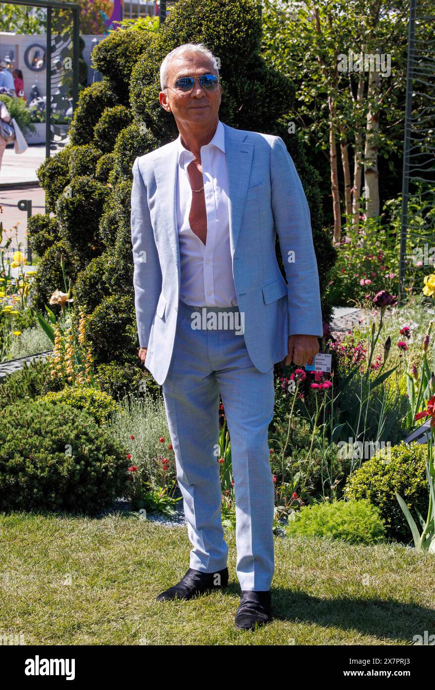 British italian television personality hi-res stock photography and ...