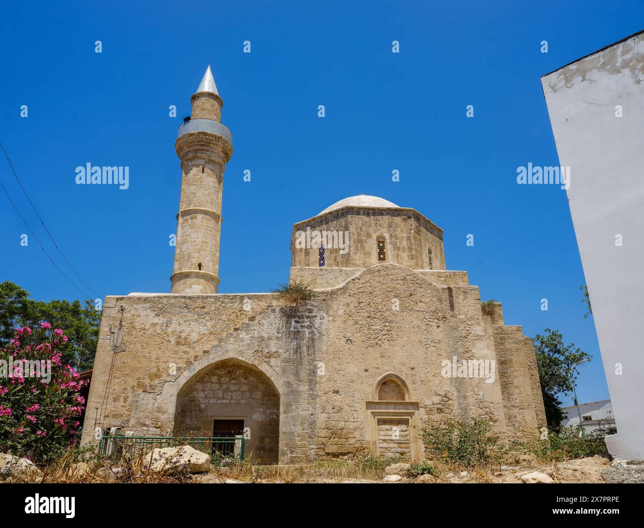 Mosque in pafos hi-res stock photography and images - Alamy