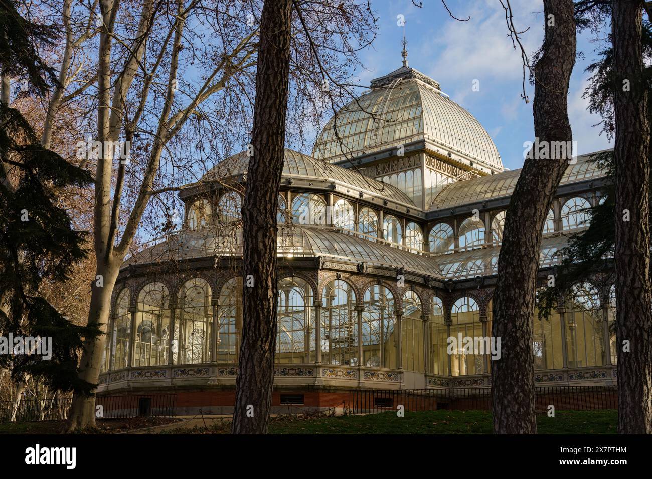Glass palace in retiro hi-res stock photography and images - Alamy