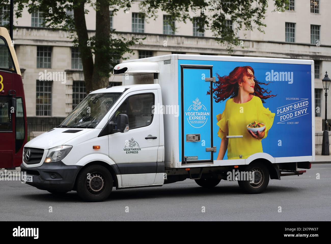 Refrigerated van hi-res stock photography and images - Alamy