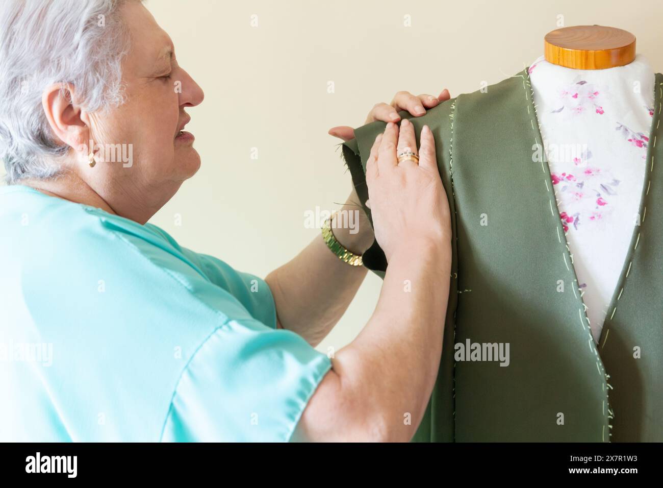 Seamstress dressmaker dressmaking precision hi-res stock photography ...