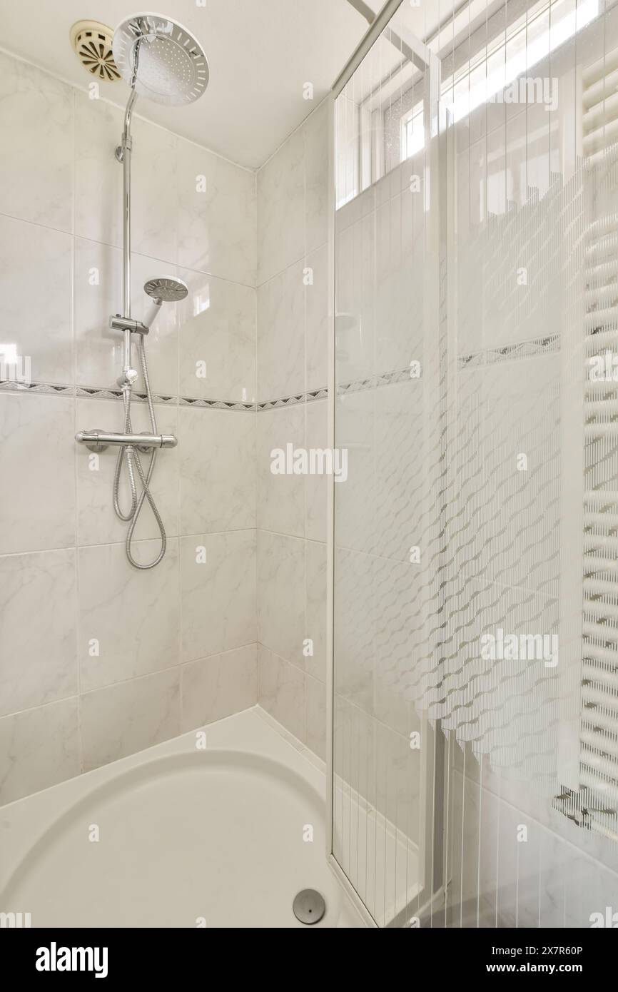 Sleek contemporary shower setup hi-res stock photography and images - Alamy