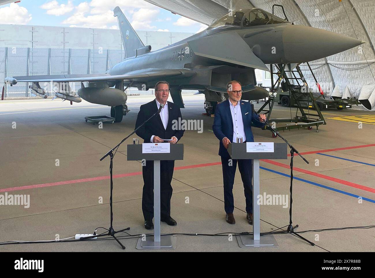 Lielvarde, Latvia. 21st May, 2024. Boris Pistorius (SPD, l), Federal ...