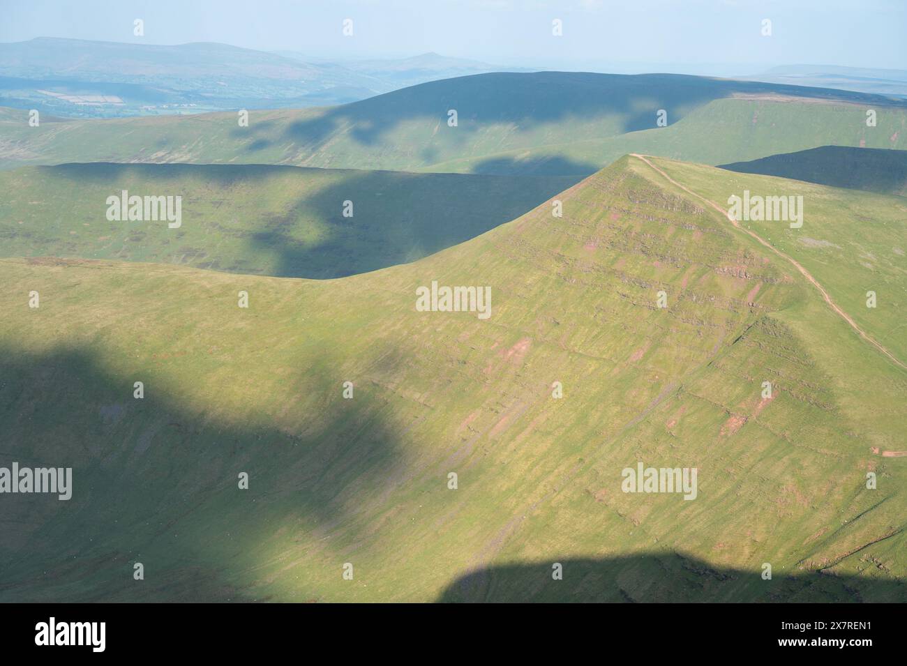 Cribyn from summit of Pen y Fan, Brecon Beacons Stock Photo - Alamy