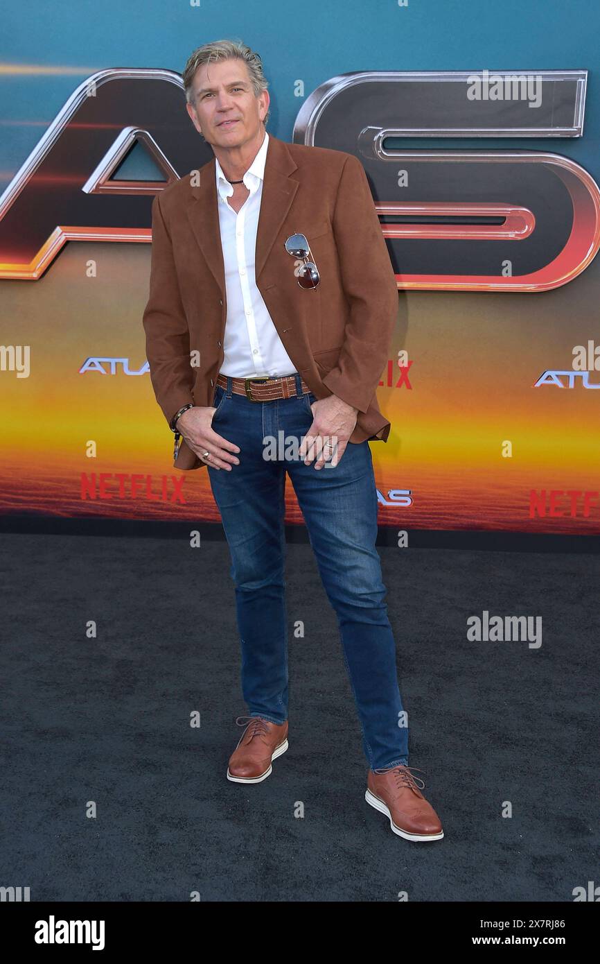 Paul Ganus bei der Premiere des Netflix-Films Atlas im Egyptian Theatre ...