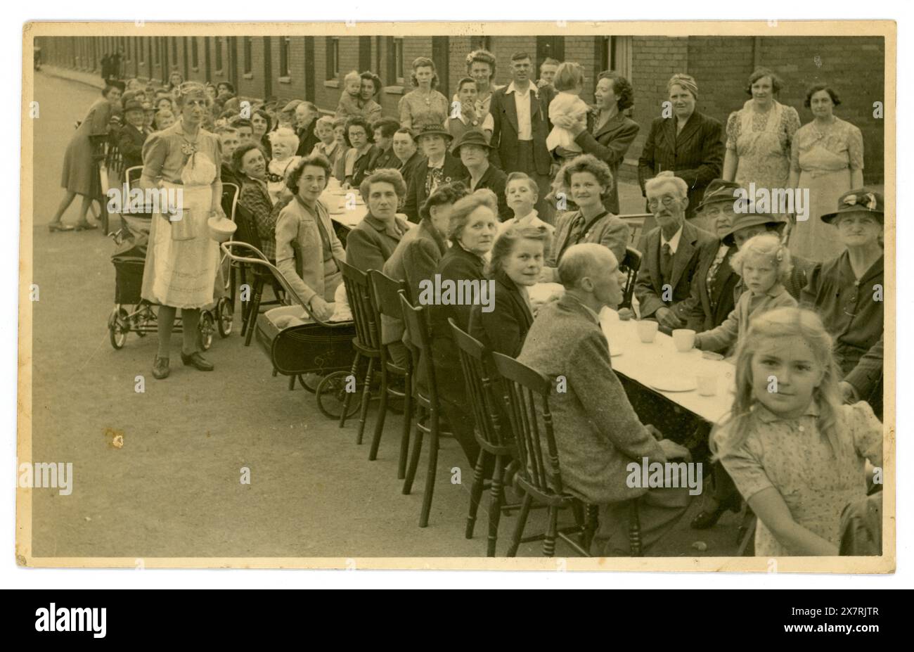 Ww2 family hi-res stock photography and images - Alamy