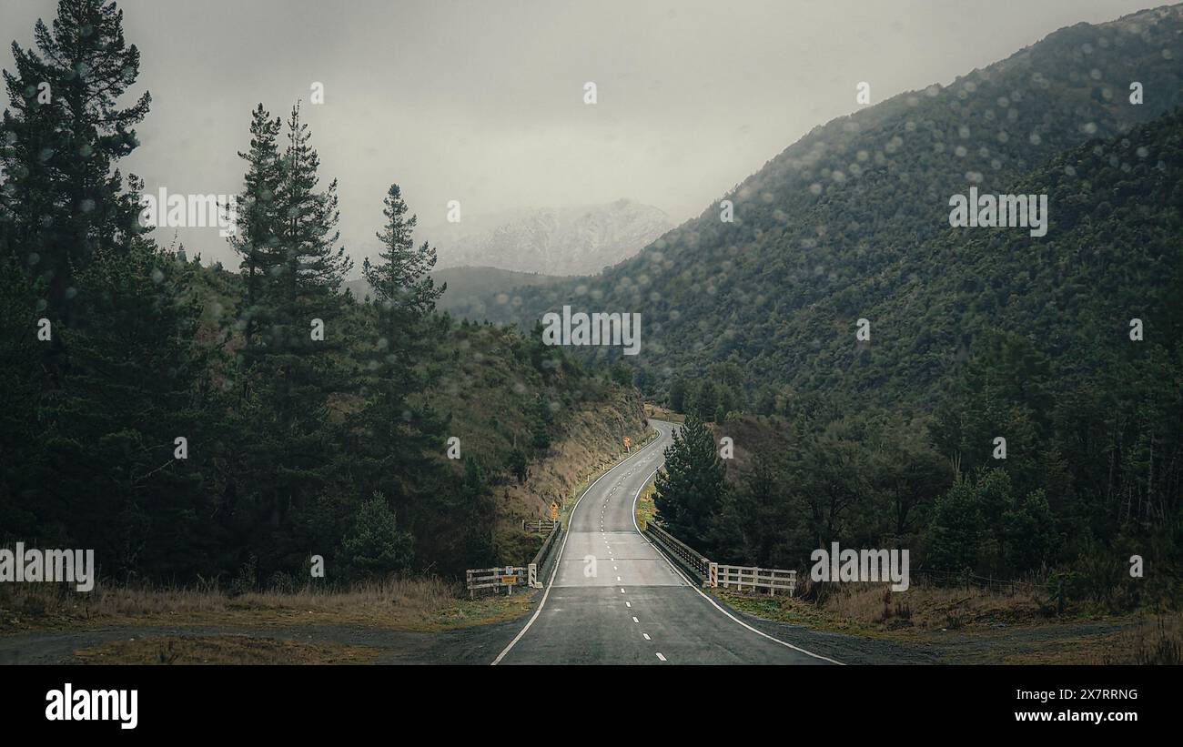 Rainy drive hi-res stock photography and images - Alamy