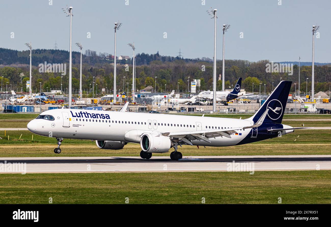 Munich, Germany, 6th Apr 2024: A Lufthansa Airbus A321-271NX lands on ...