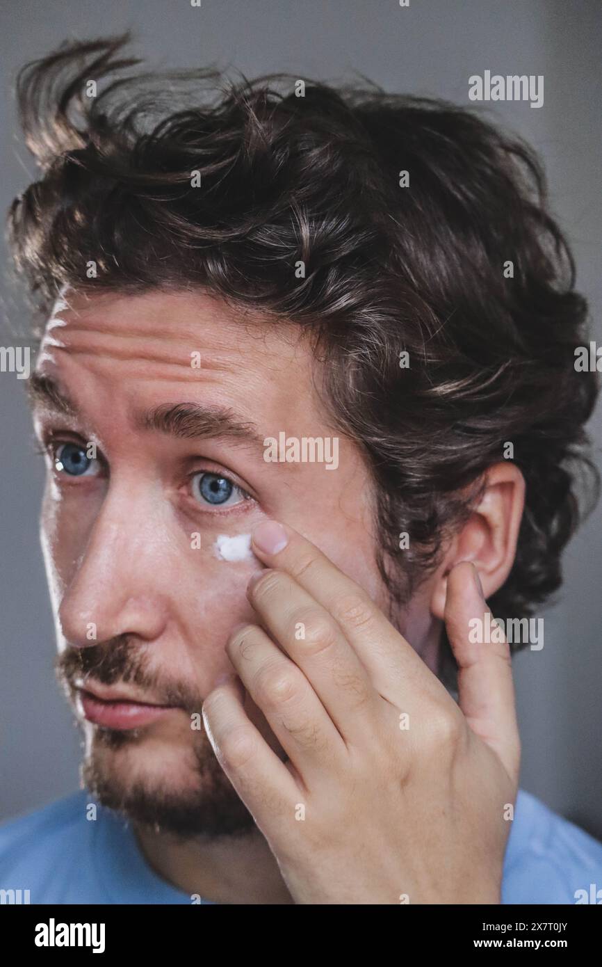 Cream skincare hi-res stock photography and images - Alamy