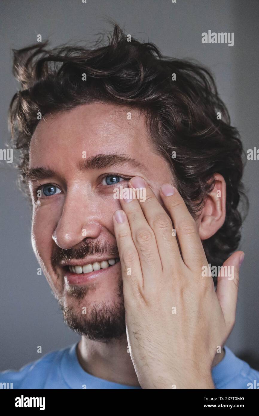 Mans skin routine hi-res stock photography and images - Alamy