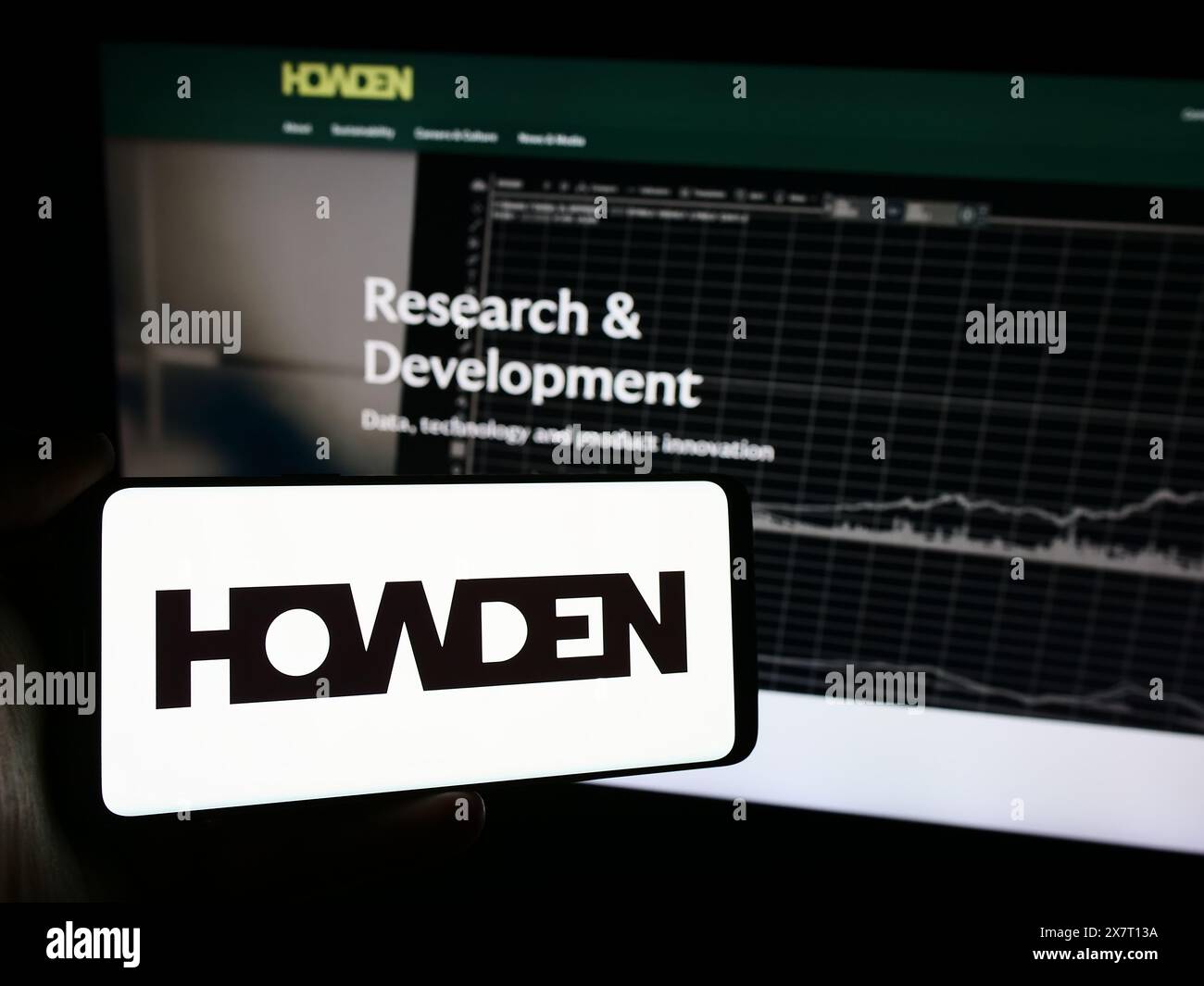 Broking group hi-res stock photography and images - Alamy