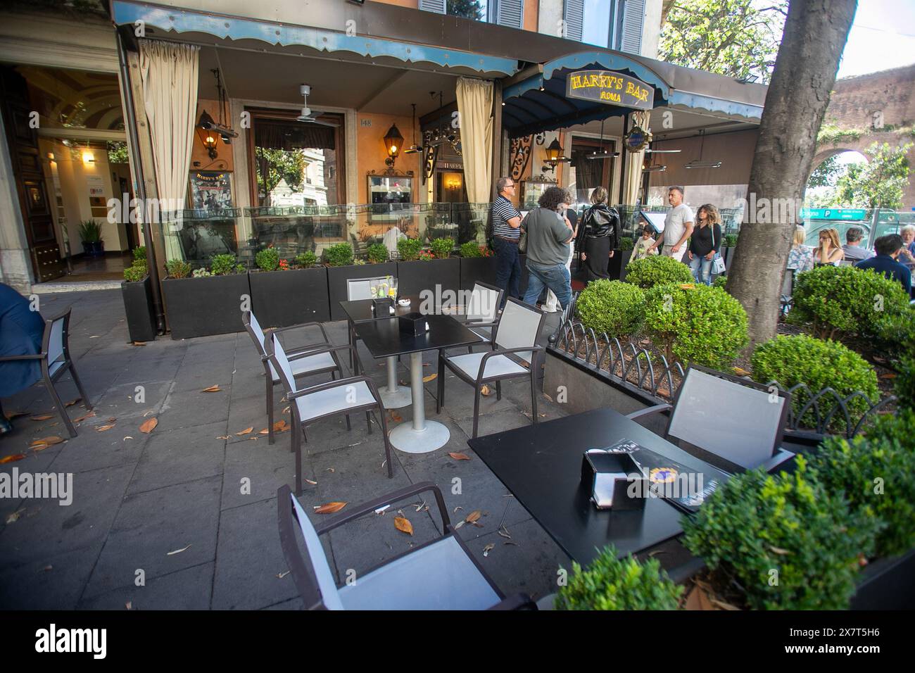 Esterni del locale in cui è avvenuta l'aggressione Harry's Bar Via ...