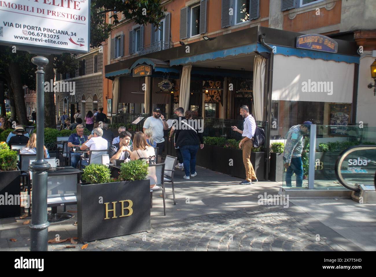 Esterni del locale in cui è avvenuta l'aggressione Harry's Bar Via ...