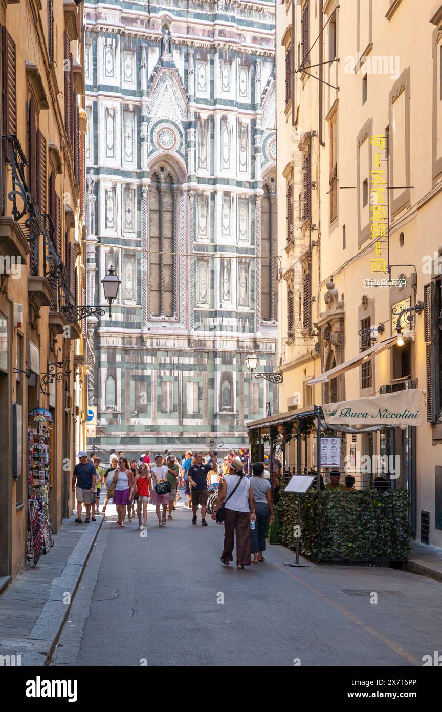 Street view including Florence Cathedral Stock Photo - Alamy