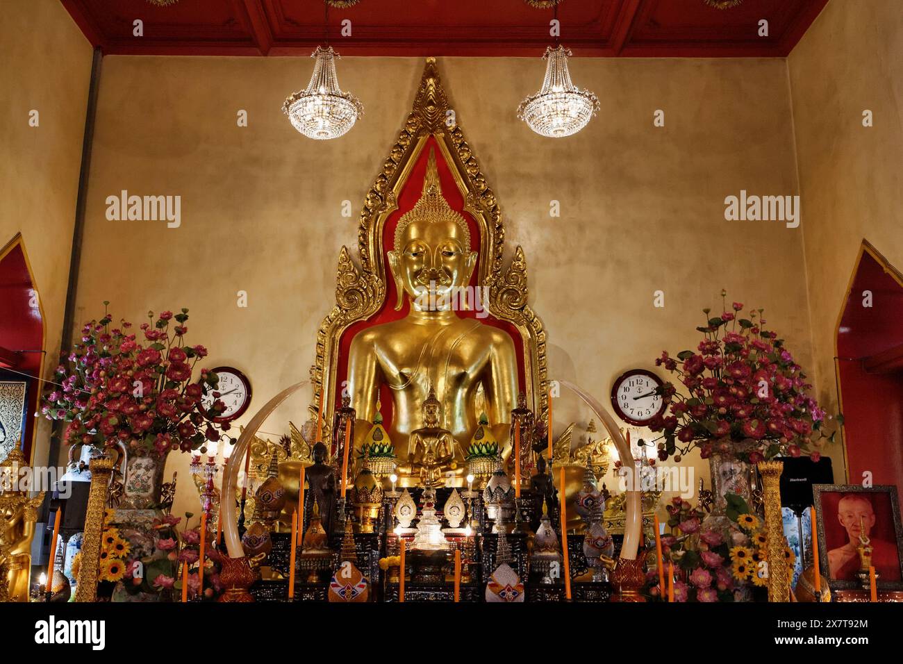 Thailand, Bangkok, Chinatown District, Yaowarat Road ...
