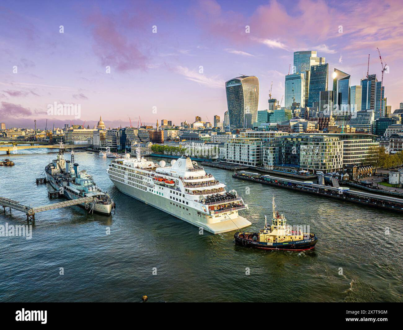 The Silver Wind cruise ship passes through Tower Bridge, London, UK ...