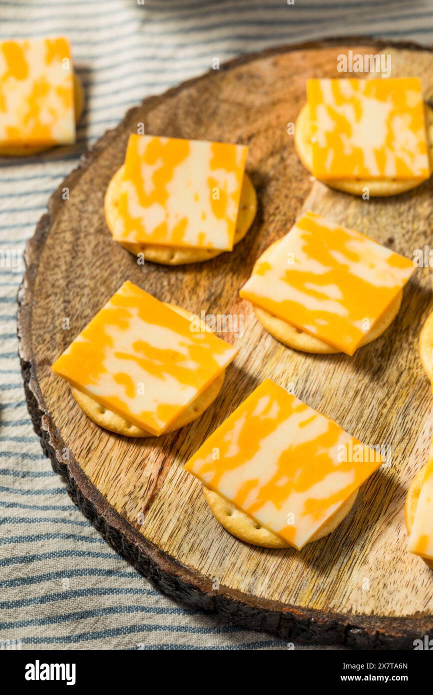 Healthy Easy Cheese and Crackers for a Snack Stock Photo - Alamy