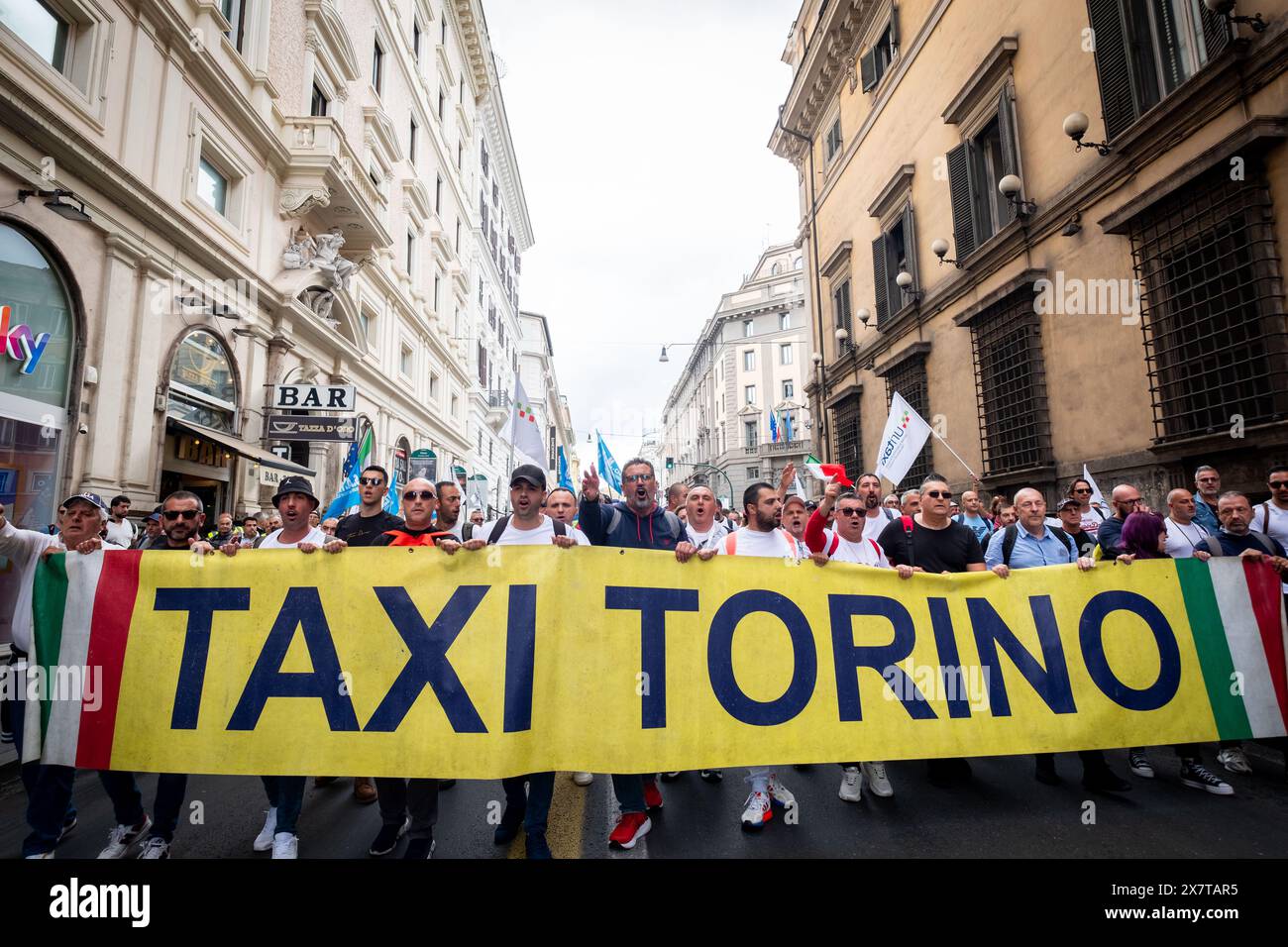 Rome, Rm, Italy. 21st May, 2024. Taxi drivers on strike from all over Italy gather in Rome to ...