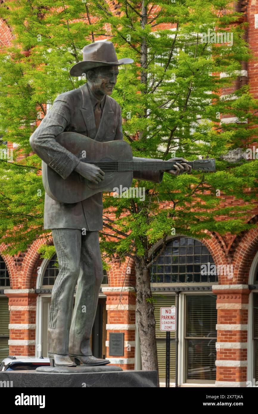 Hank Williams statue in downtown Montgomery Alabama Stock Photo - Alamy