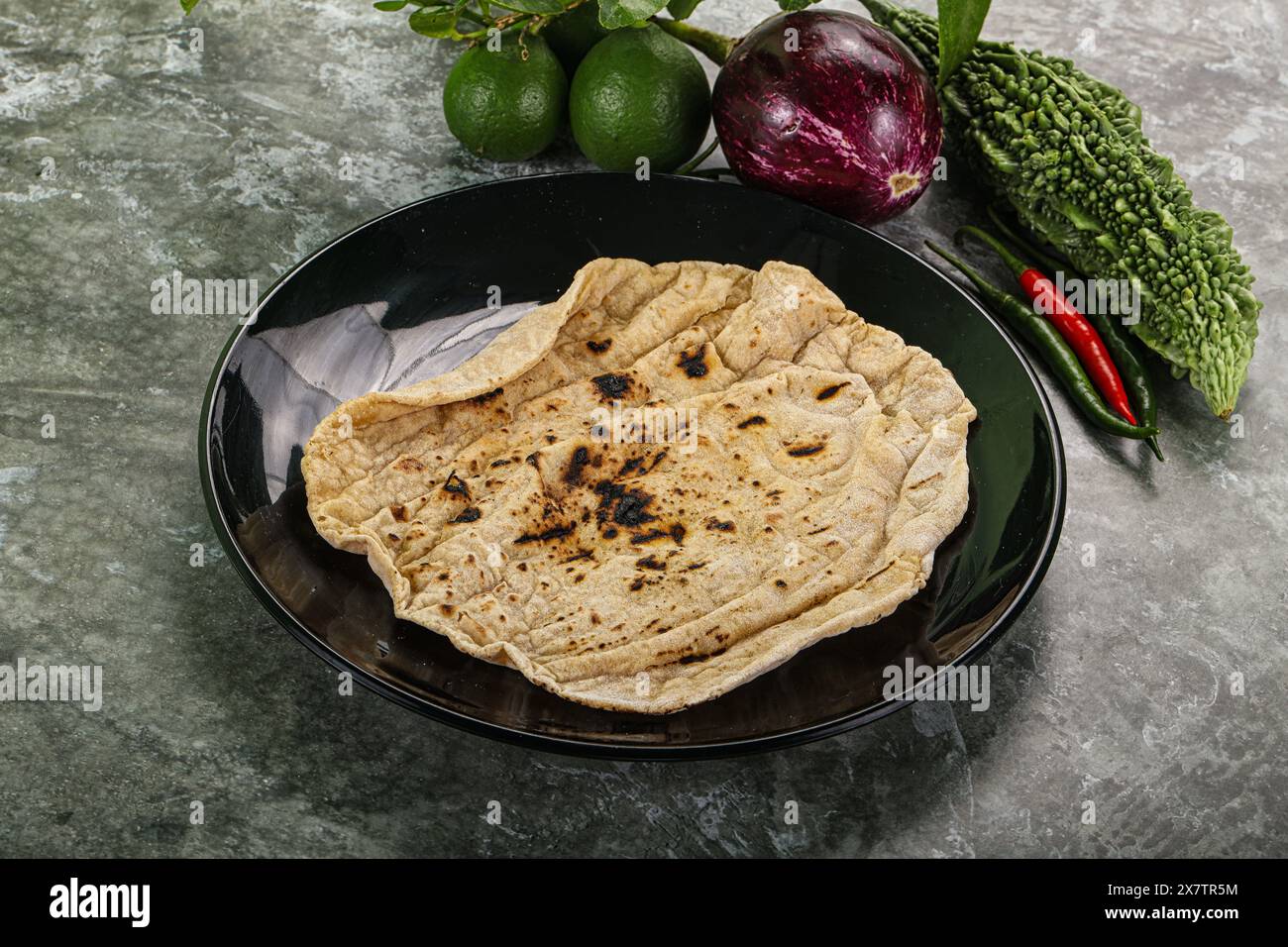 Indian traditional cuisine tandori bread - Roti Stock Photo - Alamy