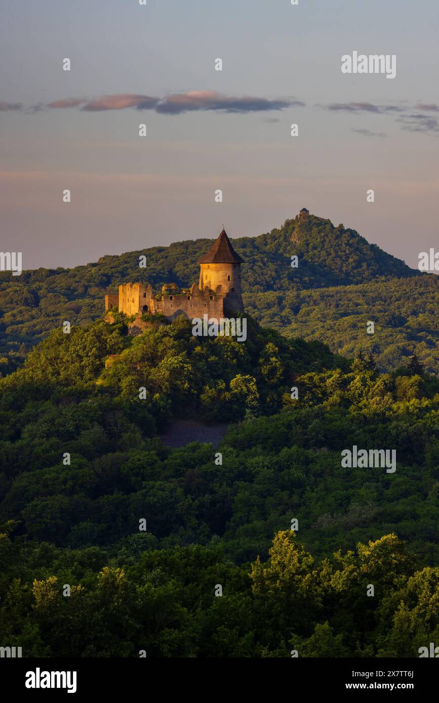 Somoska castle on Slovakia Hungarian border Stock Photo - Alamy