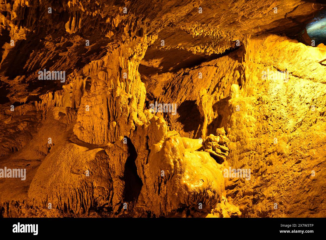 Fakilli Cave in Akcakoca, Duzce, Turkey Stock Photo - Alamy