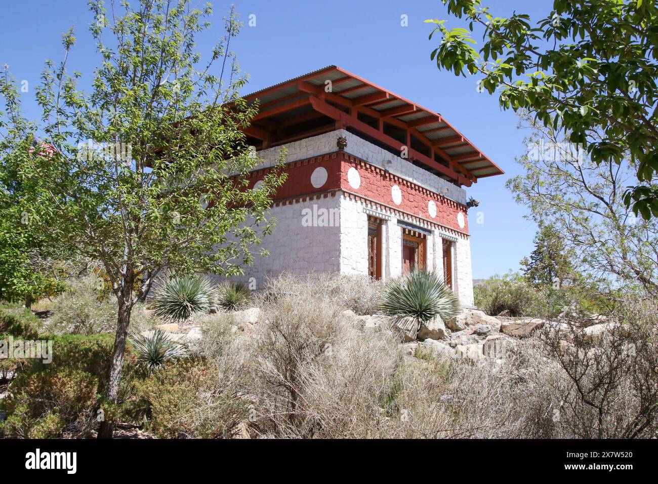 Kemar roof hi-res stock photography and images - Alamy
