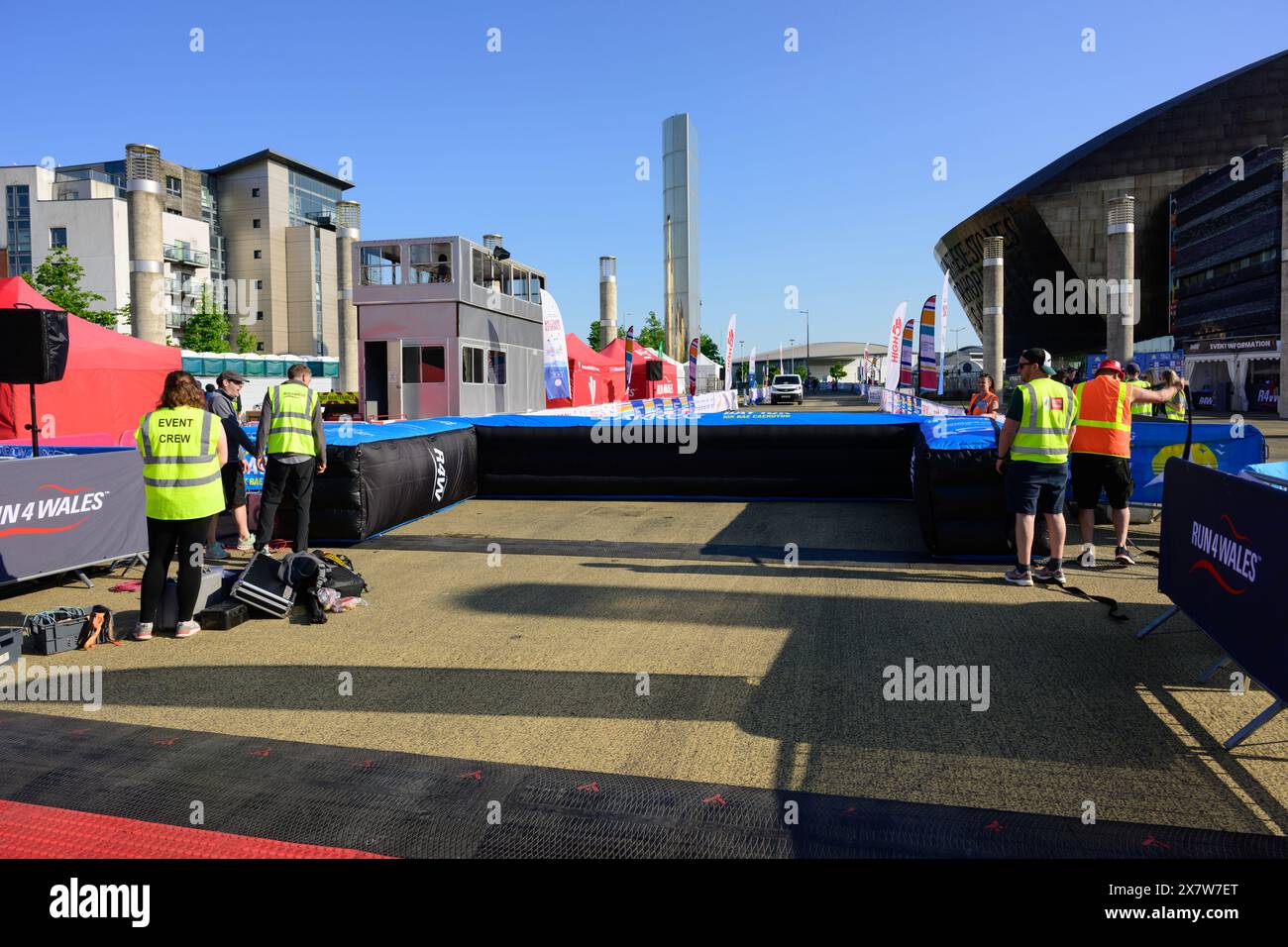Setting up the finish line Stock Photo - Alamy