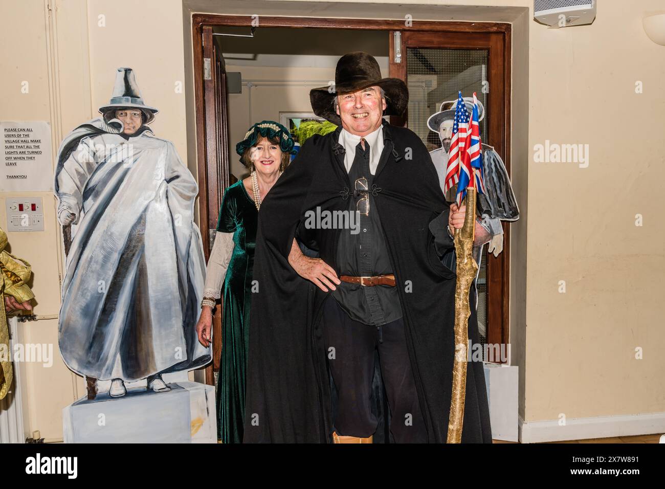Party in elizabethan costume hi-res stock photography and images - Alamy
