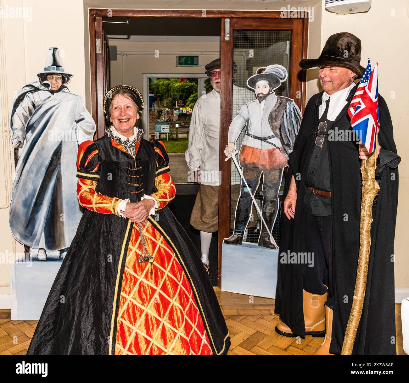 Elizabethan Evening. Dressed for the part Stock Photo - Alamy