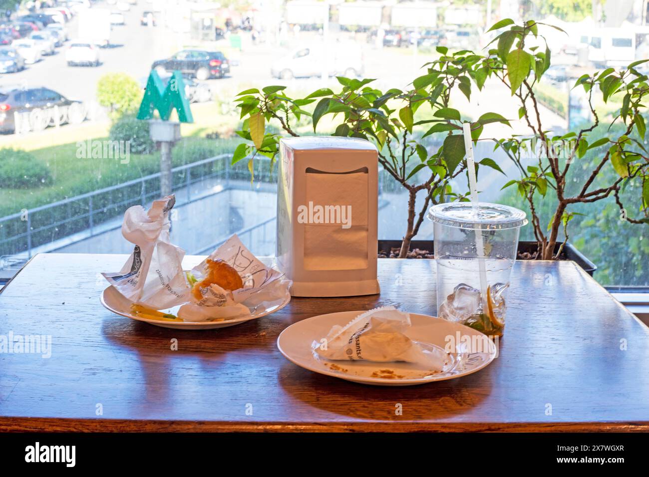 Food waste disposal restaurant hi-res stock photography and images - Alamy