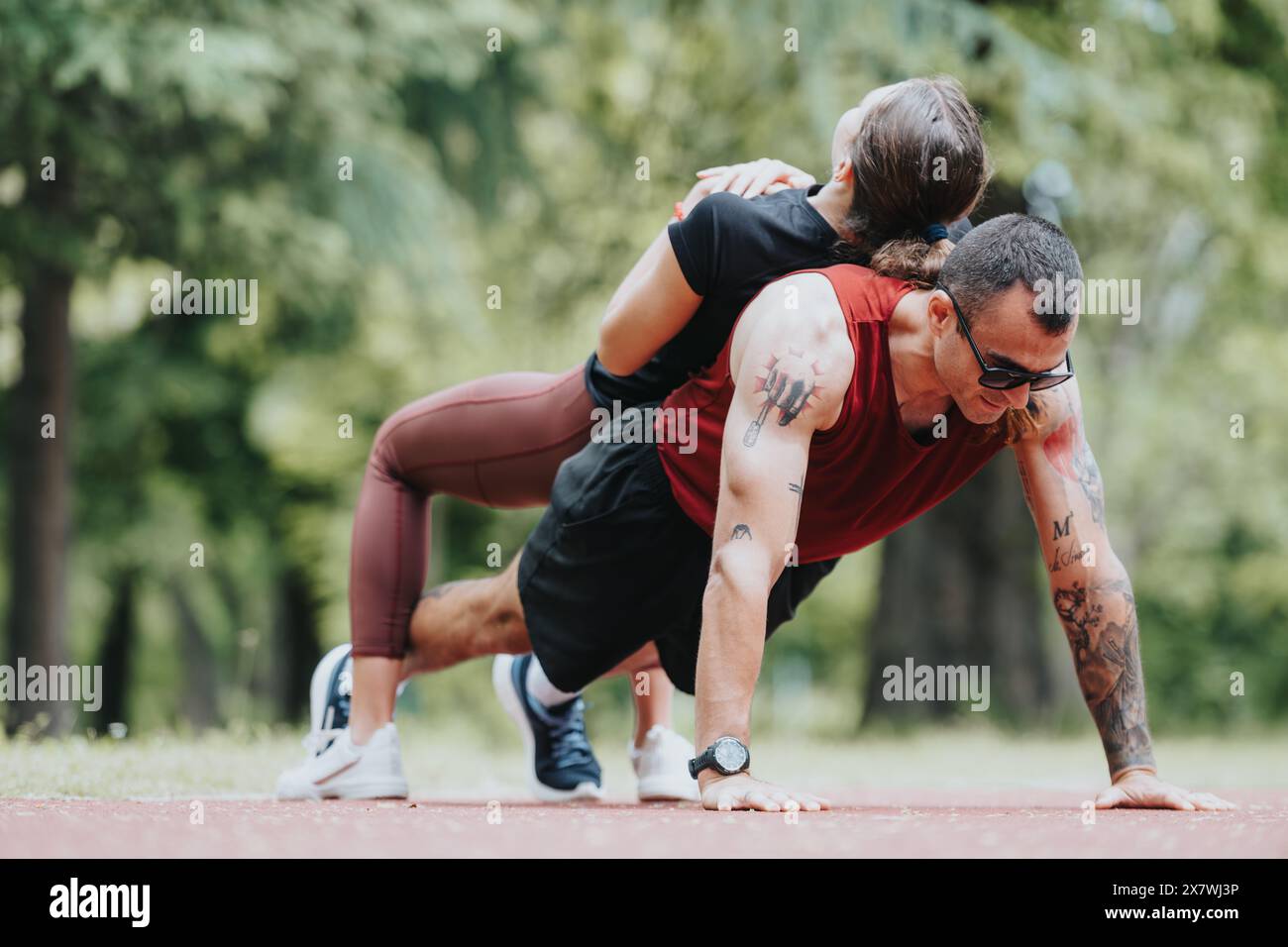 Female athletes doing push hi-res stock photography and images - Alamy