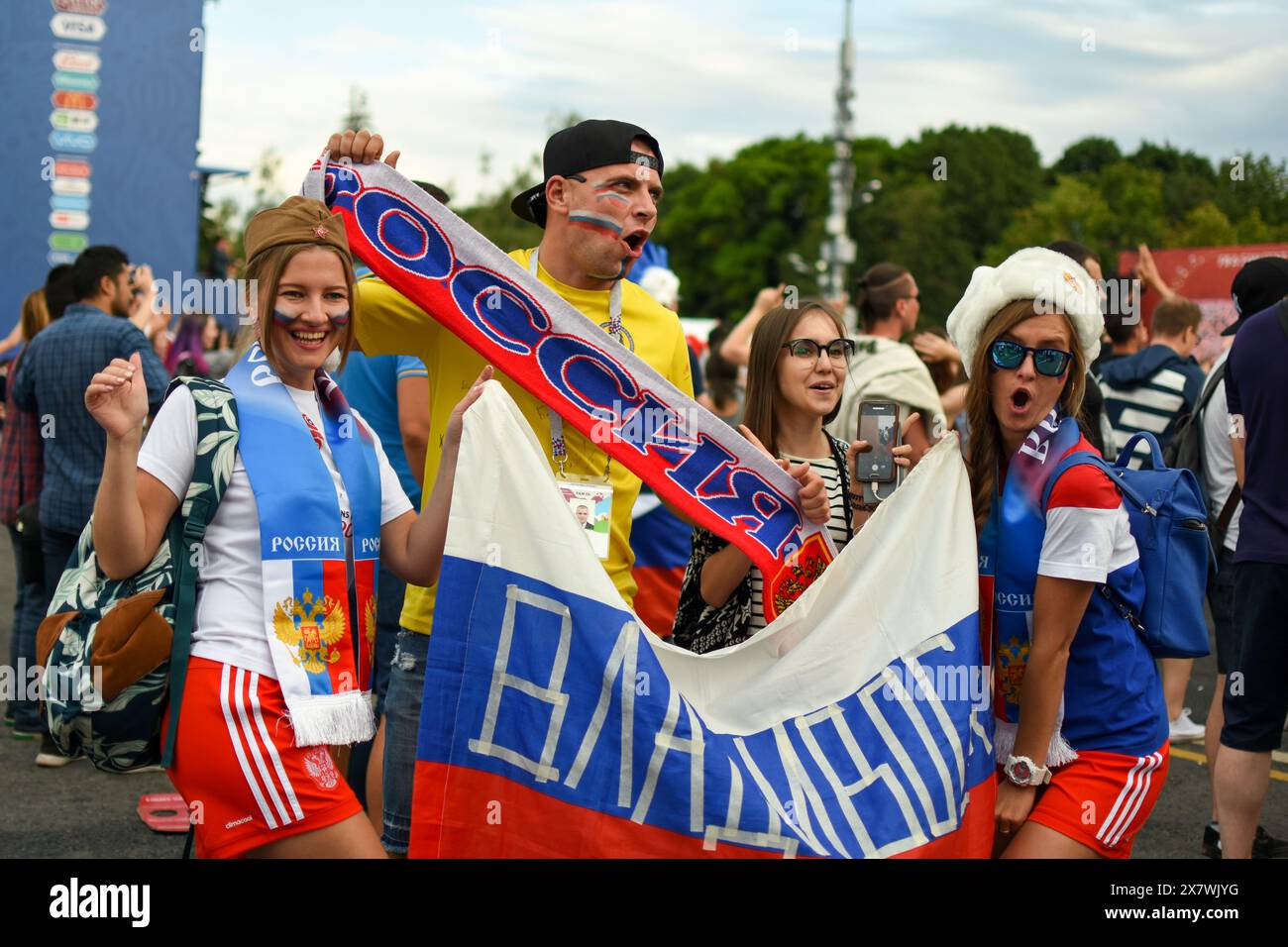 Soccer fan face paint world cup hi-res stock photography and images - Alamy