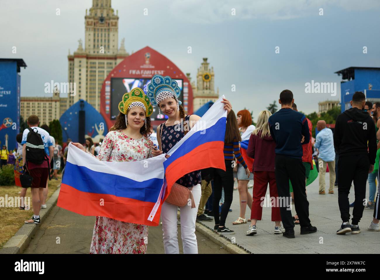 Girls from Russia with the Russian flag and traditional costume ...