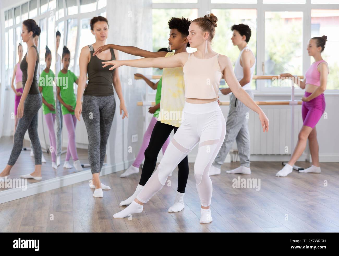 Couple boy and girl teenagers rehearsing ballet Stock Photo - Alamy