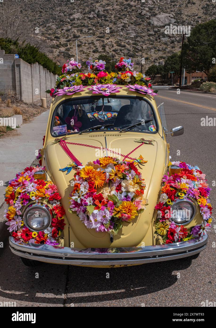 vintage Volkswagen decorated with flowers Stock Photo - Alamy