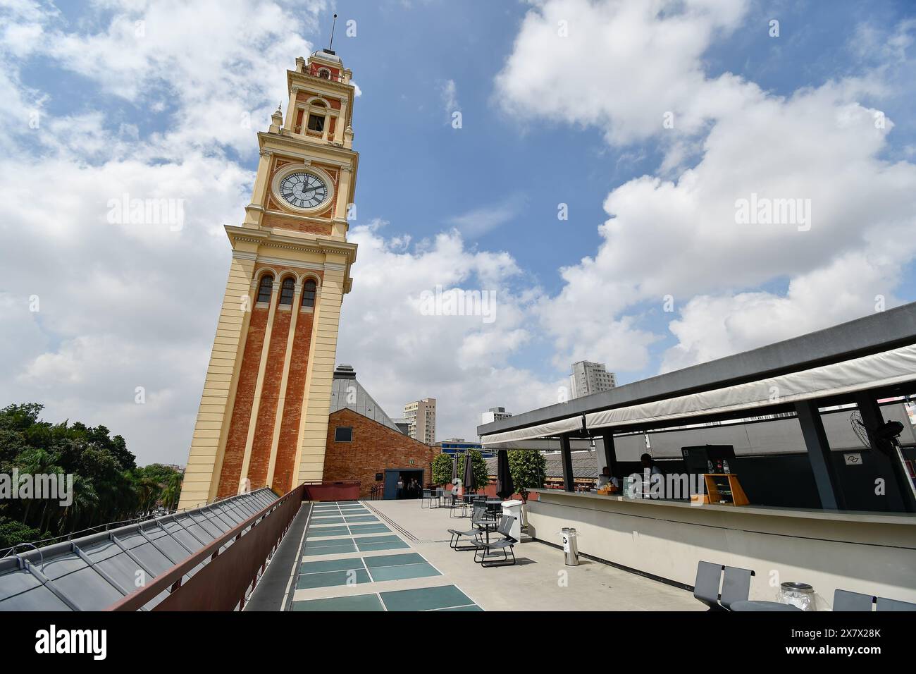 Sao Paulo, SP, Brazil - April 06, 2024: view of the Clock Tower on Luz ...