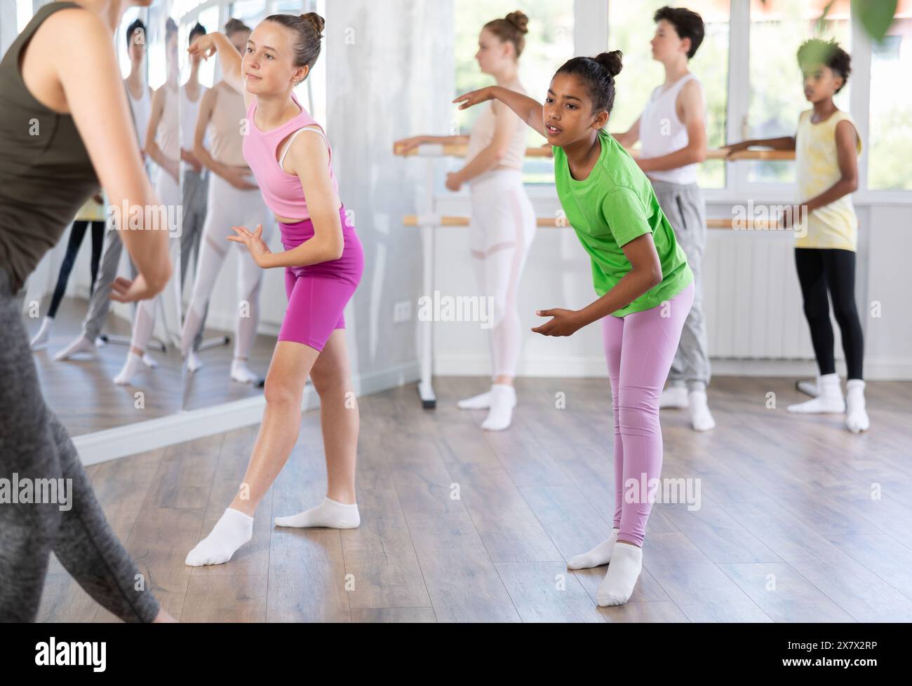 Boy dancers ballet barre hi-res stock photography and images - Alamy