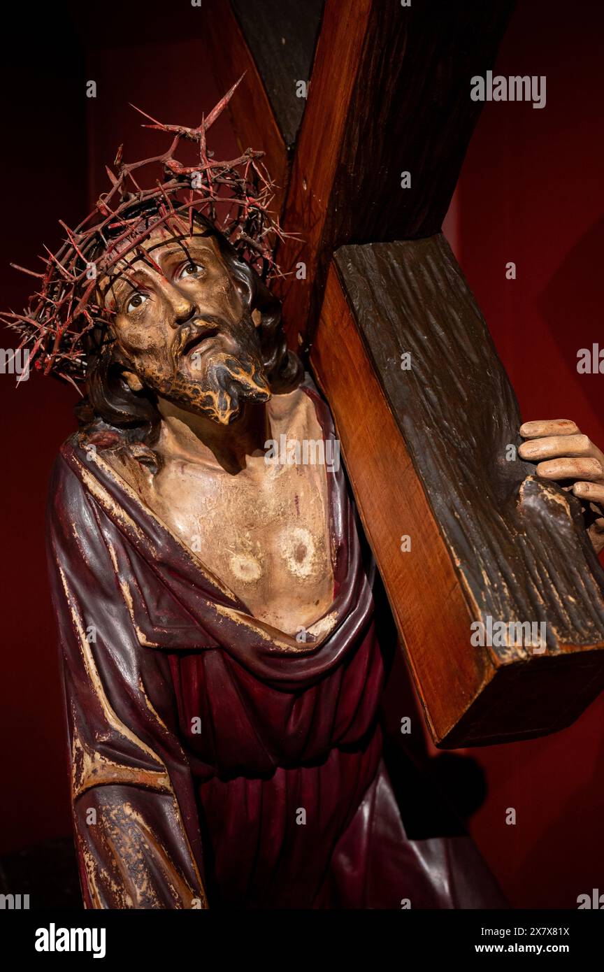 A statue of Jesus carrying the cross. Igreja de São Nicolau [St ...