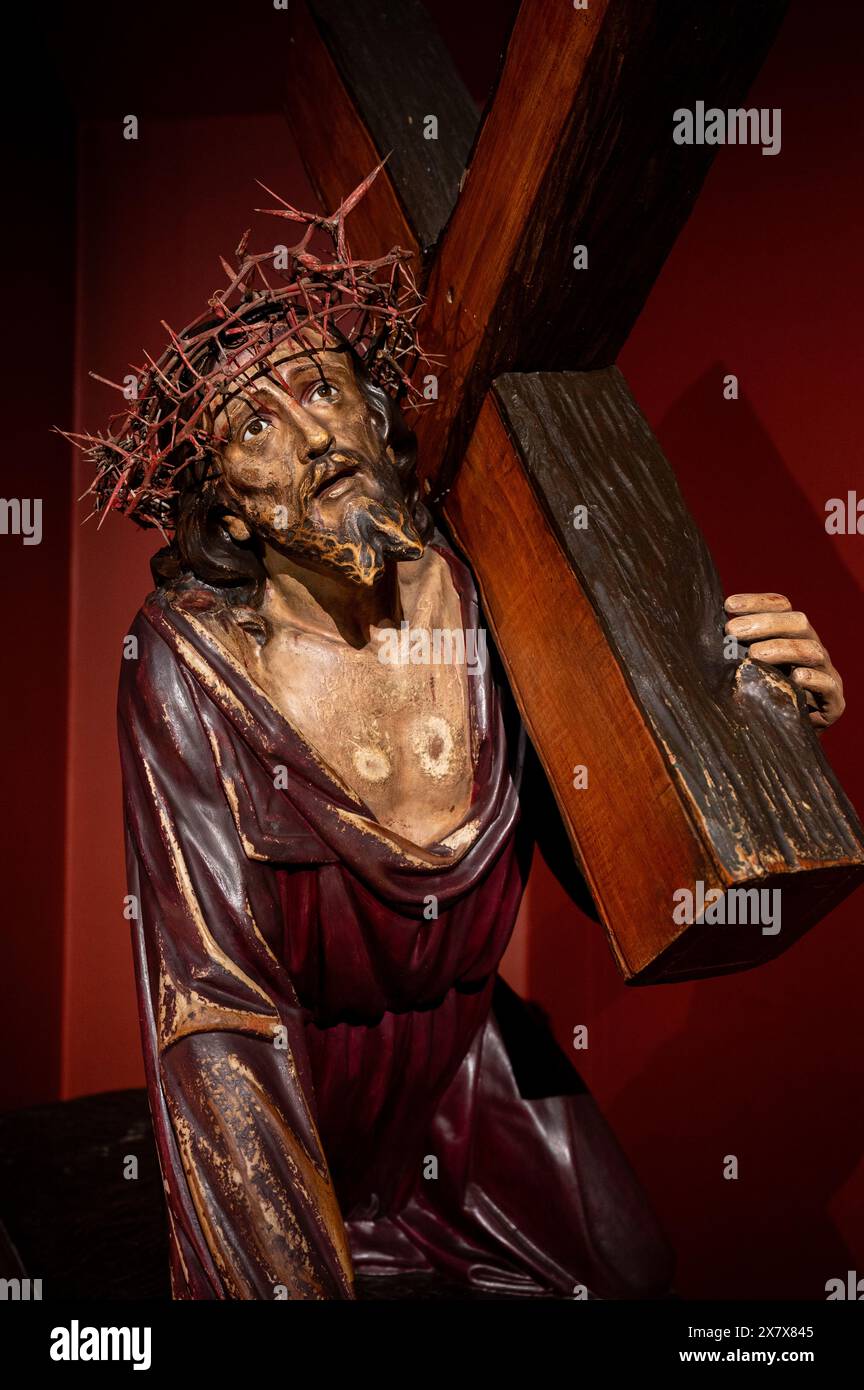 A statue of Jesus carrying the cross. Igreja de São Nicolau [St ...