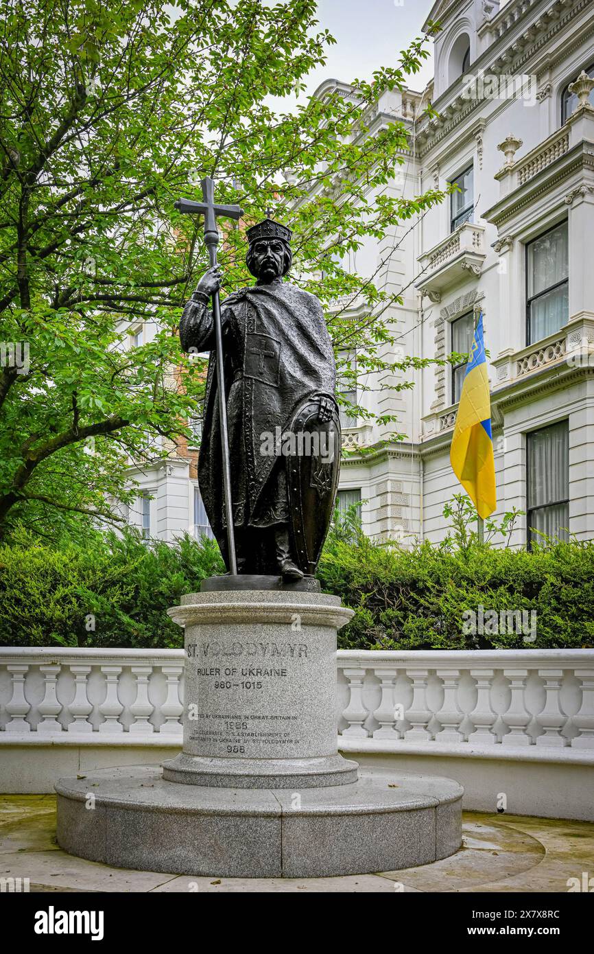 Statue, St Volodymyr, ruler of Ukraine, 980-1015, Holland Park, London ...