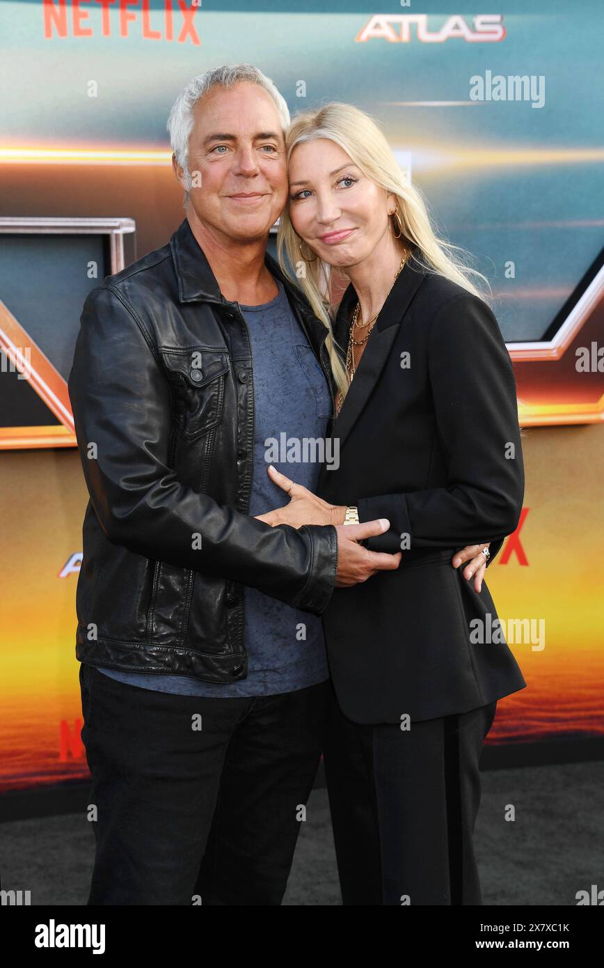 HOLLYWOOD, CALIFORNIA - MAY 20: (L-R) Titus Welliver and Samantha Edge ...