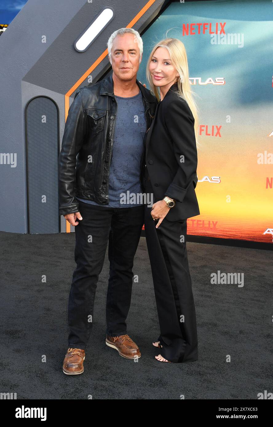 HOLLYWOOD, CALIFORNIA - MAY 20: (L-R) Titus Welliver and Samantha Edge ...