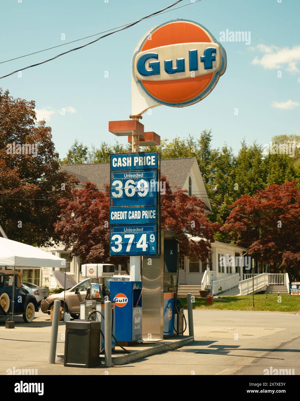 Helms service station hi-res stock photography and images - Alamy